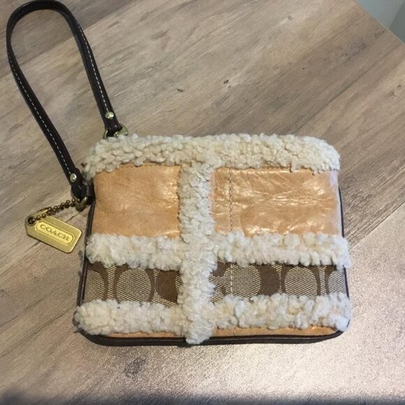Coach | Bags | Coach Wristlet Y2k Vintage Sherpa Jacquard Beige ...
